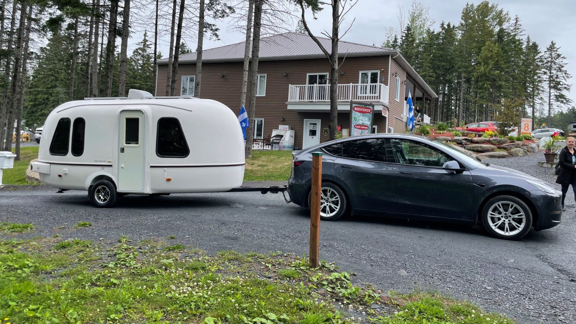 Electric vehicles with towing capacity - RV for EV